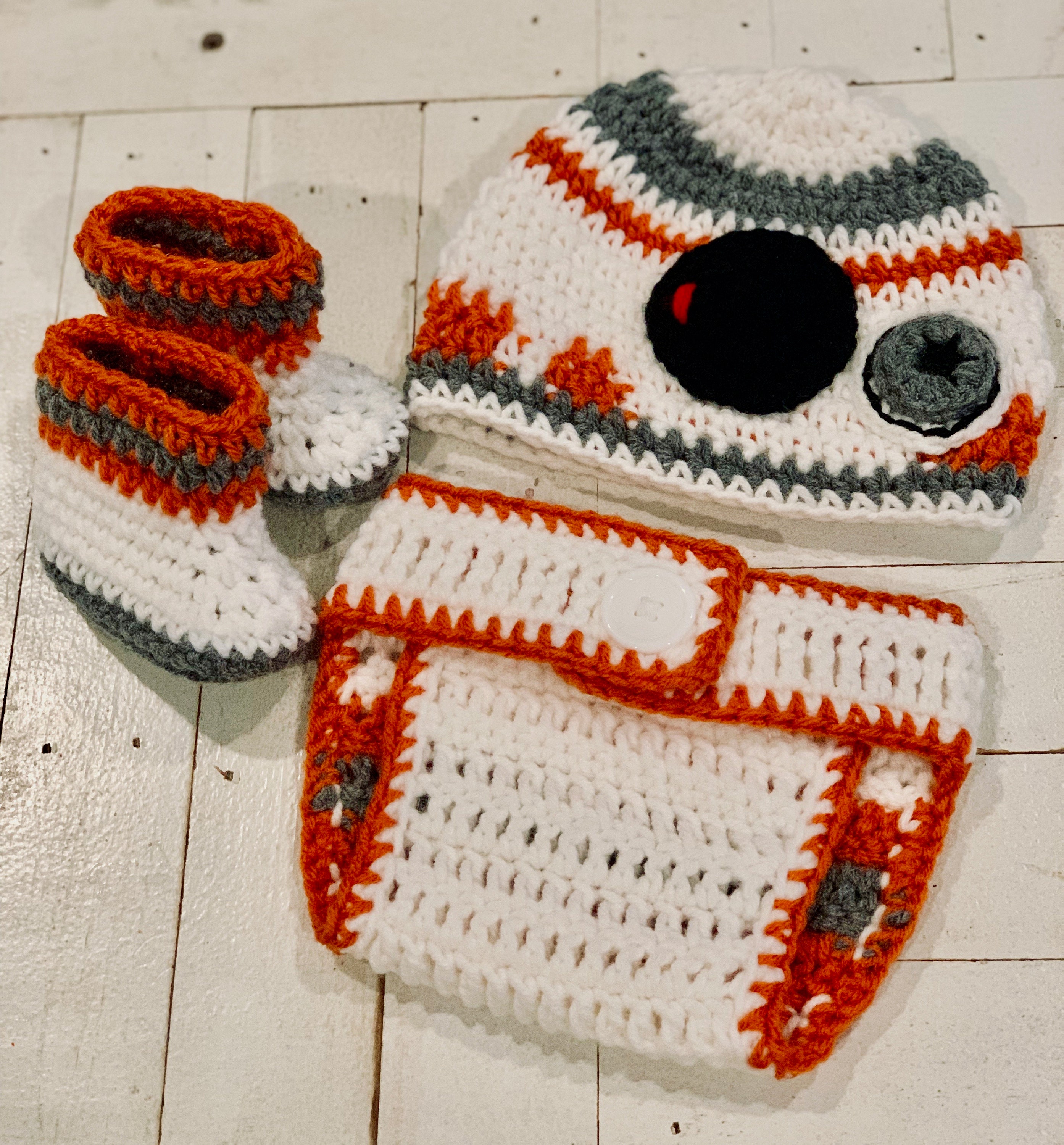 Star Wars Baby - BB8 Droid Gift Set - Hat, Diaper Cover & Booties ...