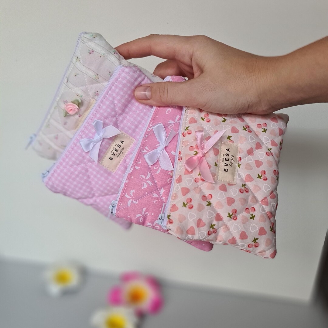 Cute Girly Mini Wallet Key Bag, Bows Coquette Aesthetic Quilted Coin ...