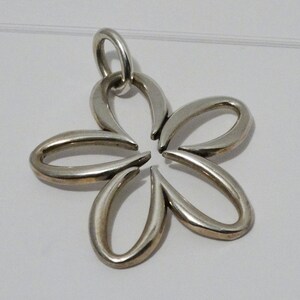 James avery flower pendant store