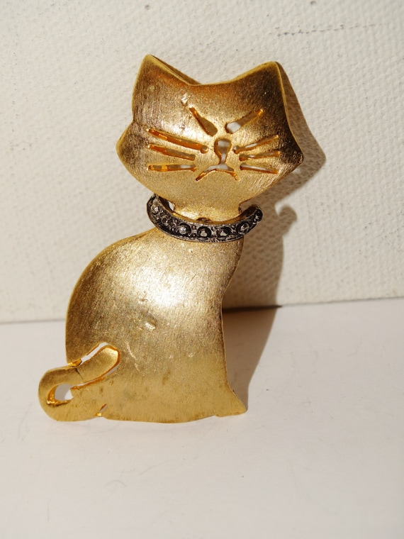 Gold Tone Ultra Craft Signed Cat Brooch Gem