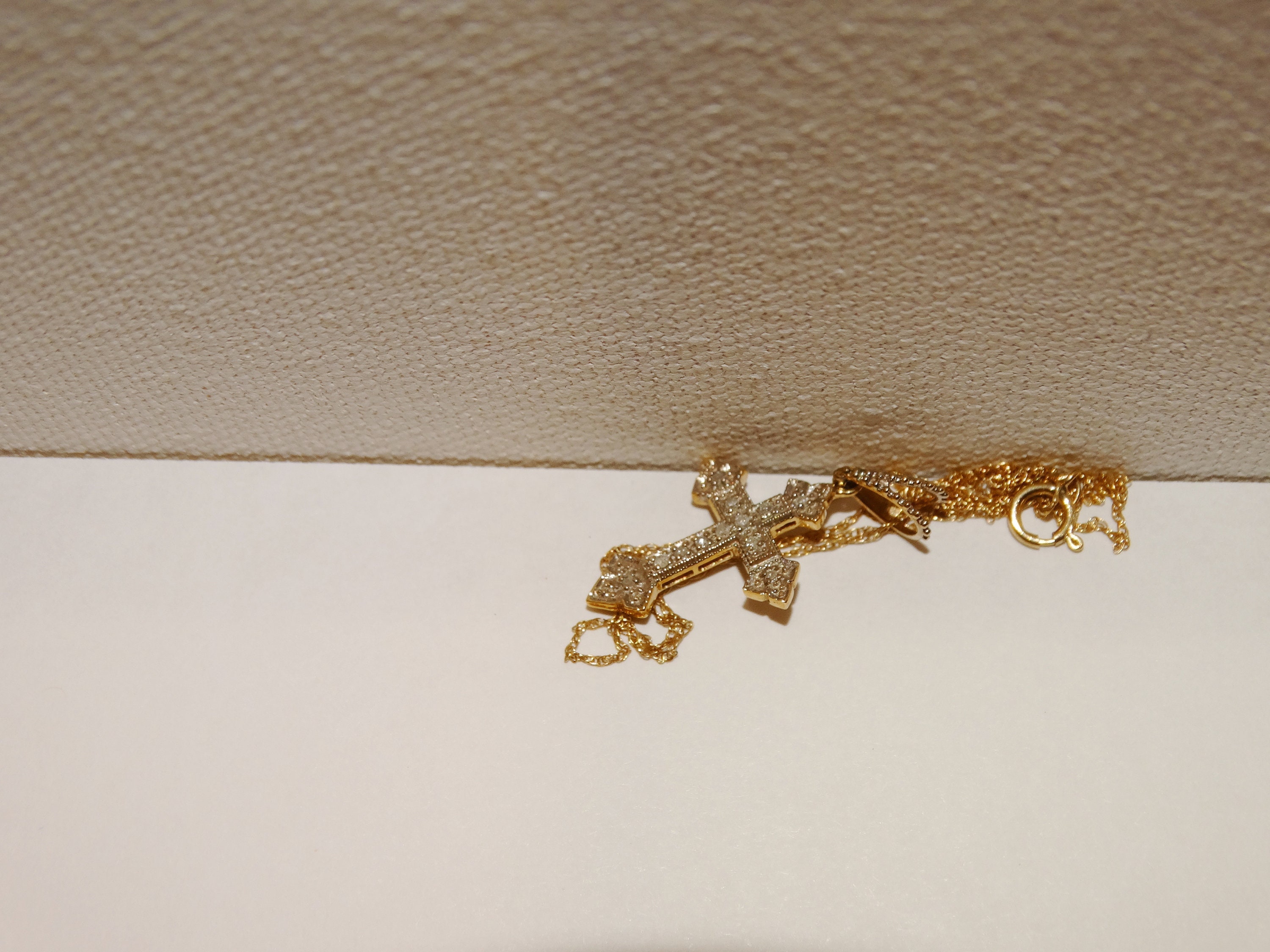 10k Yellow Gold Hallmark Chain/genuine Small Sparkly Diamonds Cross ...