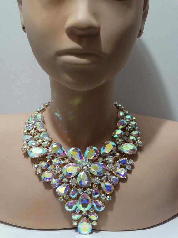 Gold Tone Large Sparkling Rhinestones Necklace. - Gem