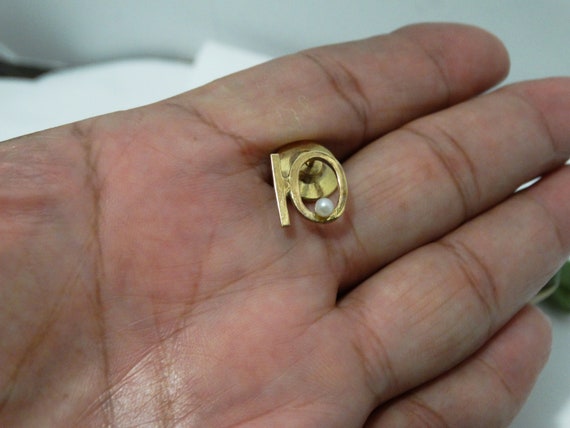 14k Yellow Gold Number 10 With Pearl Pin. - Gem