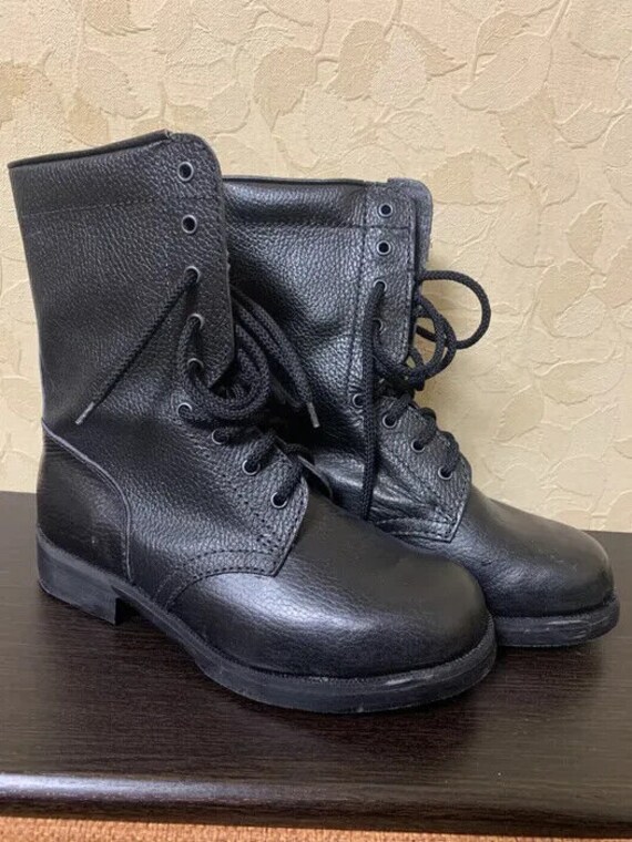Soldier boots Ukraine army USSR - Gem
