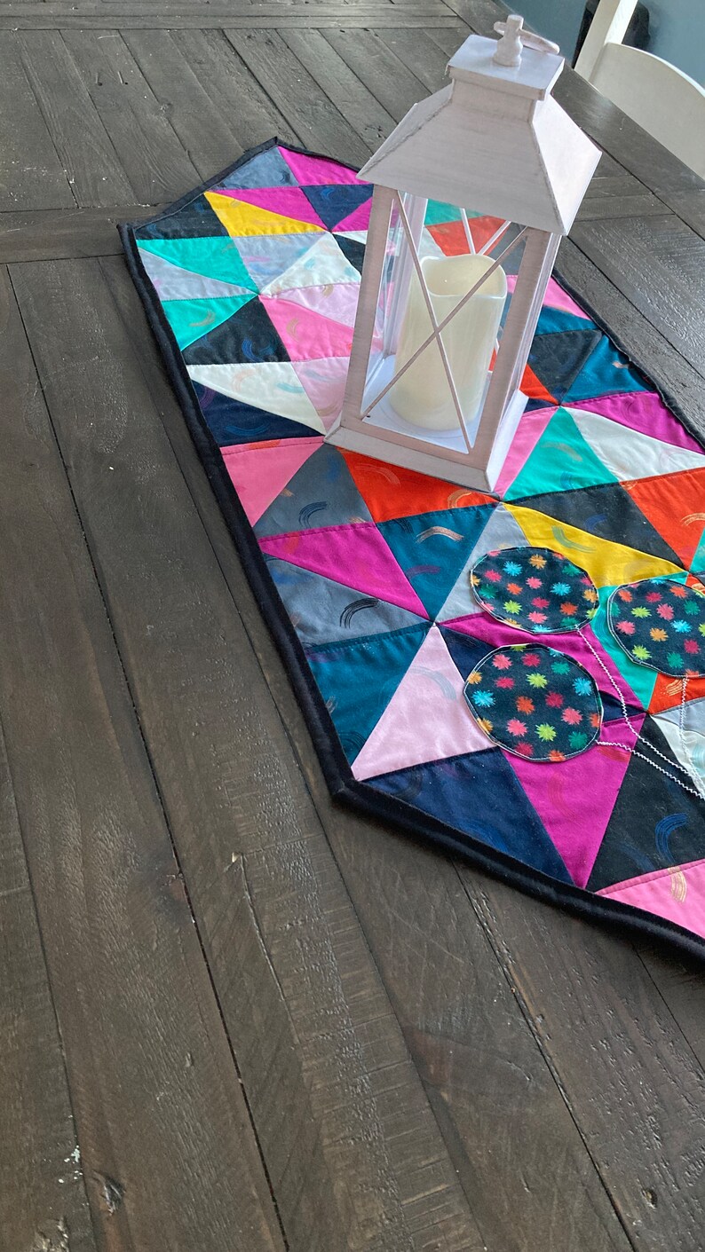 Scrappy Table Runner Pattern for Charm Packs, Easy Quilt Patterns ...