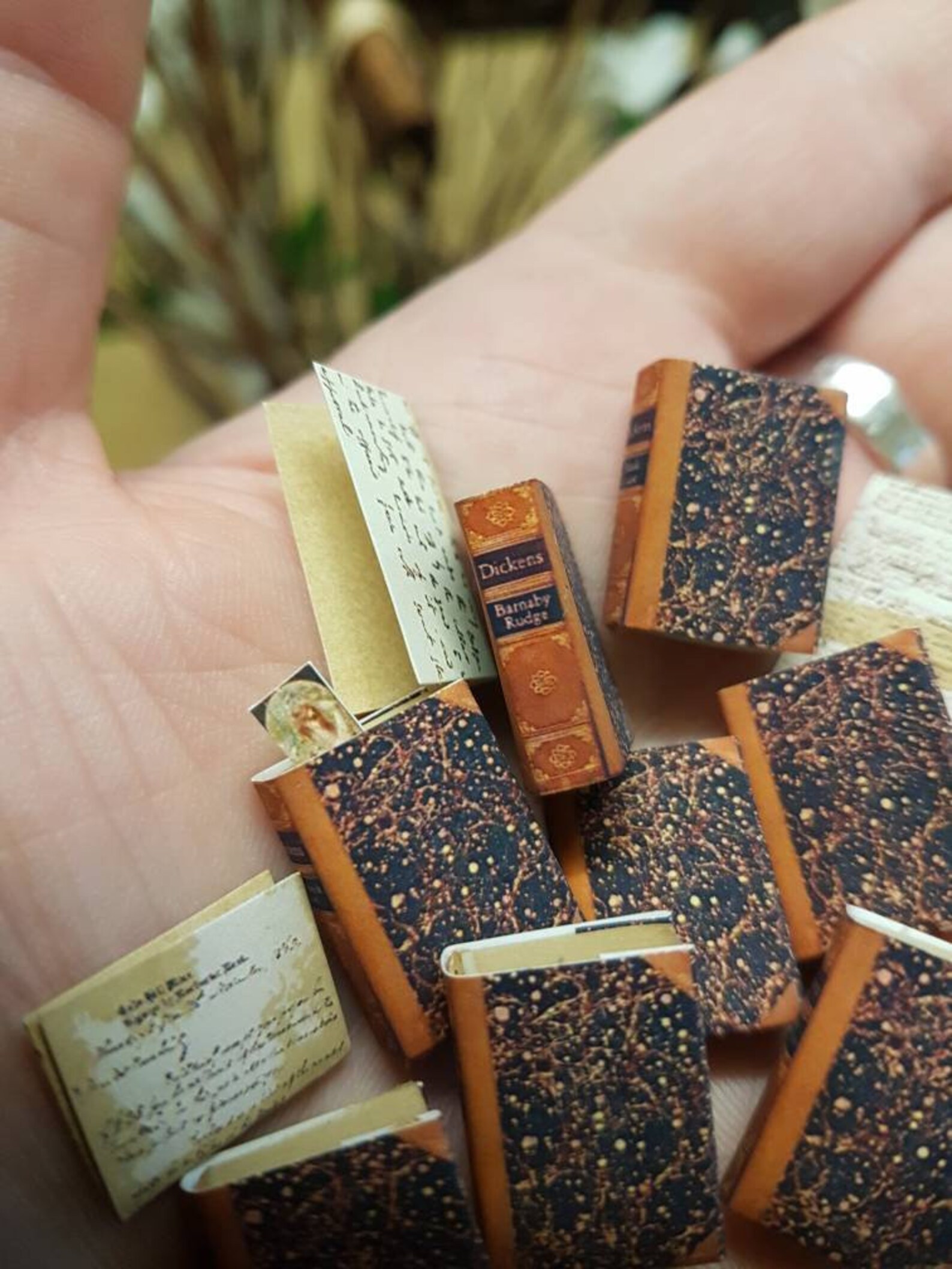 Charles Dickens Victorian Replica Collection of 8 Novels in 1:12 Scale ...