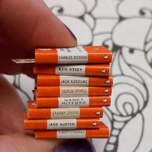 1:12 Scale Miniature Set of 8 Vintage Classics . Each Book Has Turnable ...