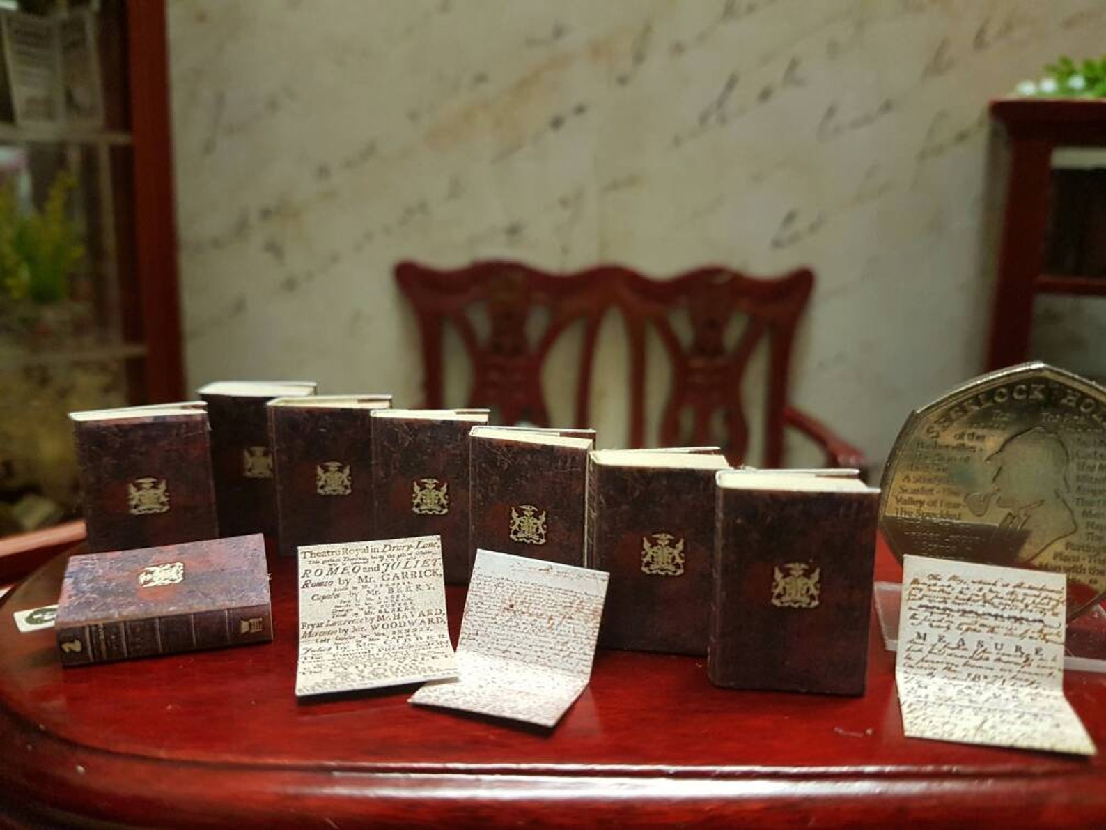 William Shakespeare Replica Set of 8 Dolls House Miniature - Etsy UK