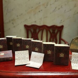 William Shakespeare Replica Set of 8 Dolls House Miniature - Etsy UK