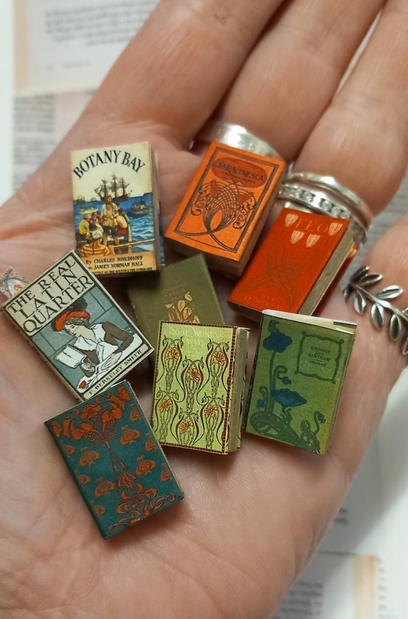 1.12 Scale Miniature Antique Replica Novels With Turnable Aged Pages ...