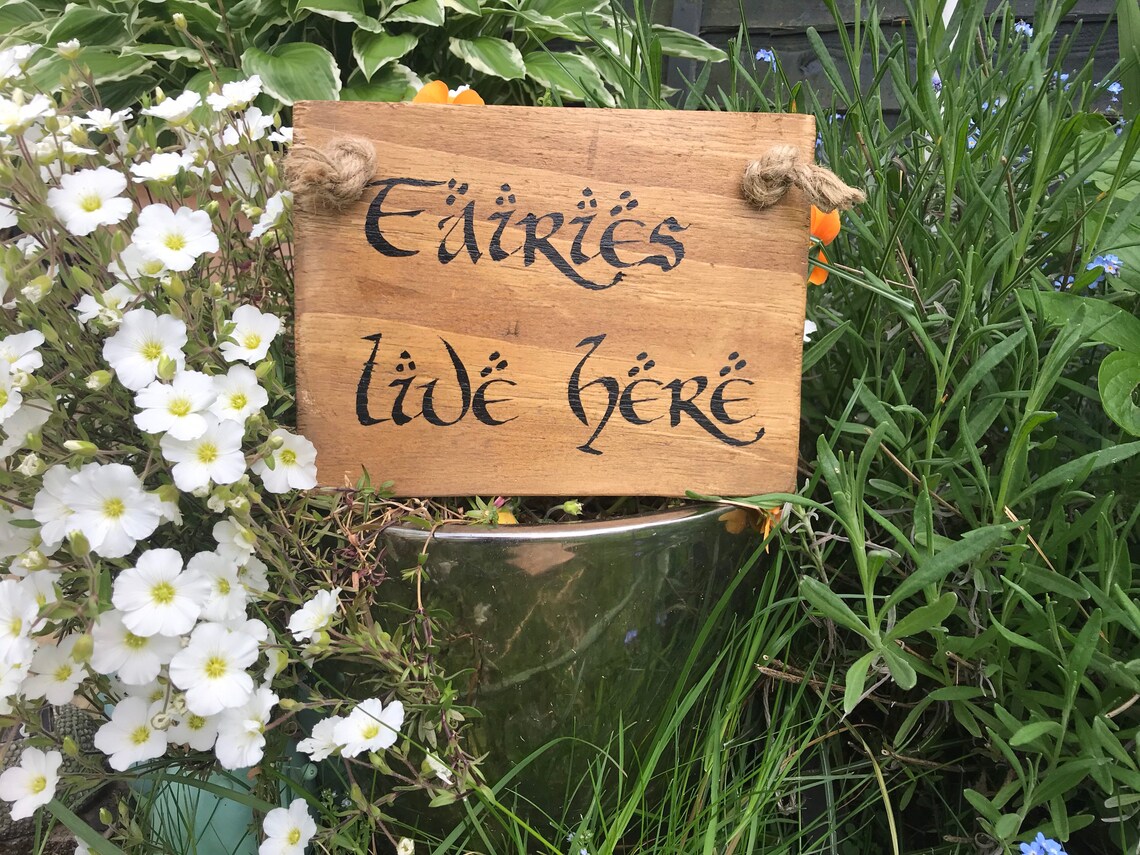 Fairy Garden Sign, Fairy Garden Decor, Fairies Live Here Sign, Rustic ...