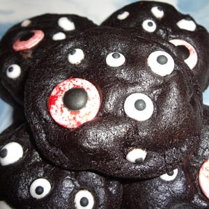 Scary Homemade Chocolate Chip Eyeball Cookies (18 Cookies) - Etsy