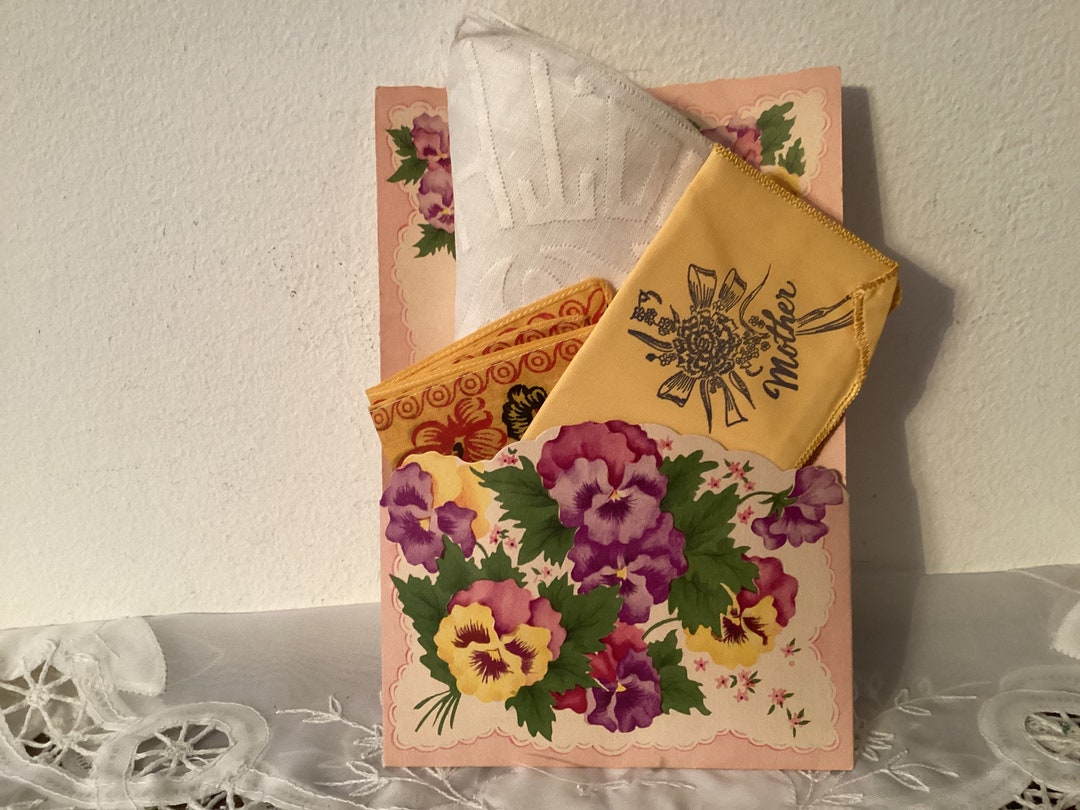 Vintage Flowered Paper HANKIE POCKET With 3 Never Used Hankies ...