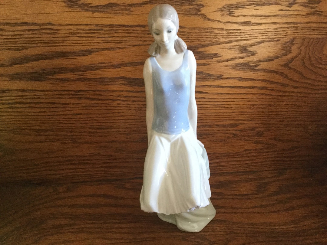 Sale****vintage ZAPHIR Porcelain Figurine Woman Sitting in a Chair Pale ...