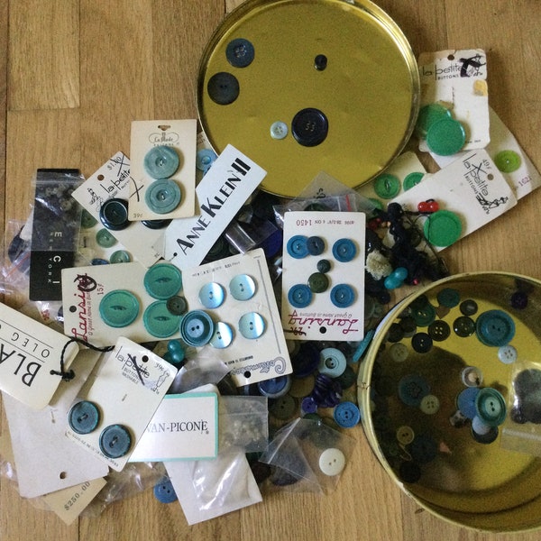 Tin Full of Buttons - Etsy