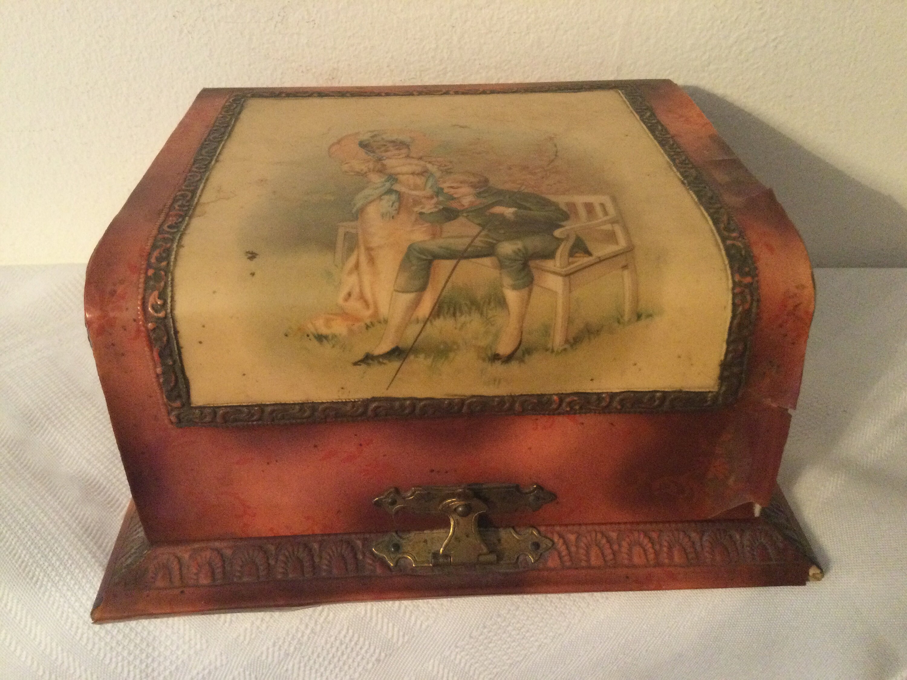 Salevintage CELLULOID BOX With Mustache Cup 1920s Well - Etsy