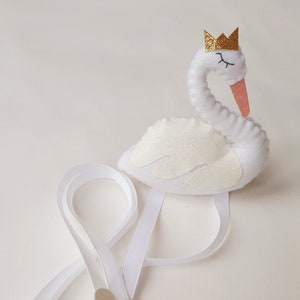Bow Holder, Swan Bow Holder, Swan Decor, Princess, Bows, Nursery, Swans ...
