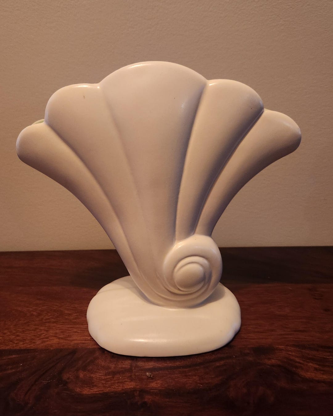 Vintage Red Wing Fan Vase Semi-matte White/green #892 - Etsy