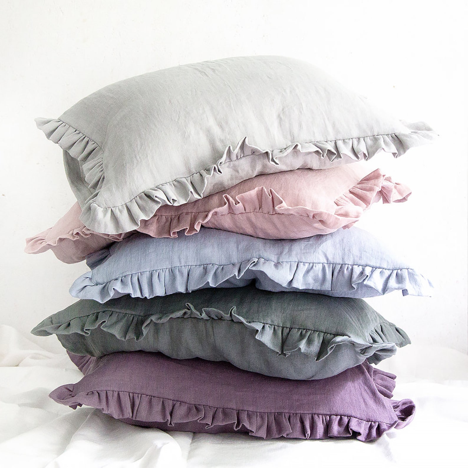 Ruffled Pillow Case With Envelope Closure Made of Baltic Linen for Your ...