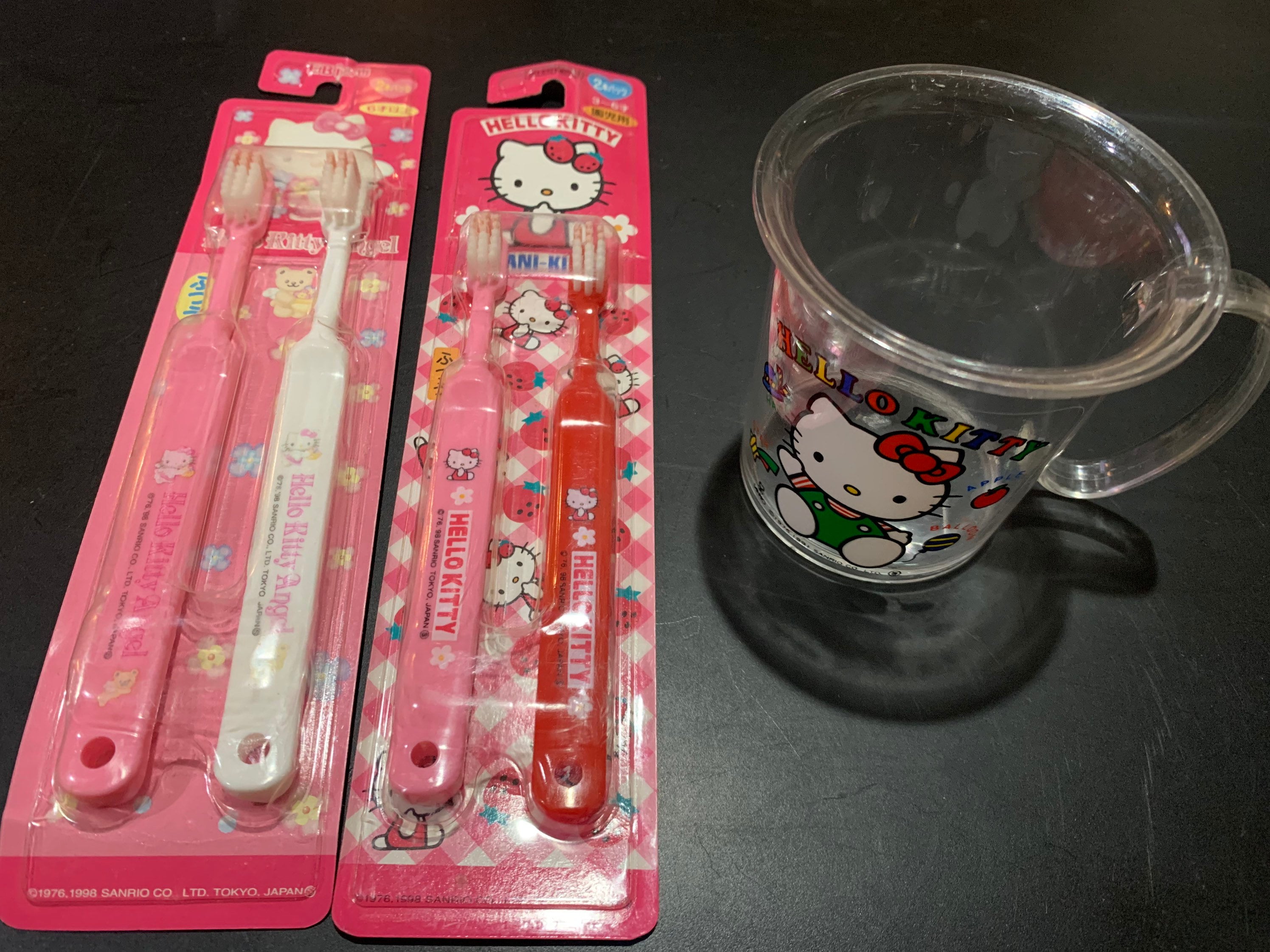 Hello Kitty Toothbrush Set