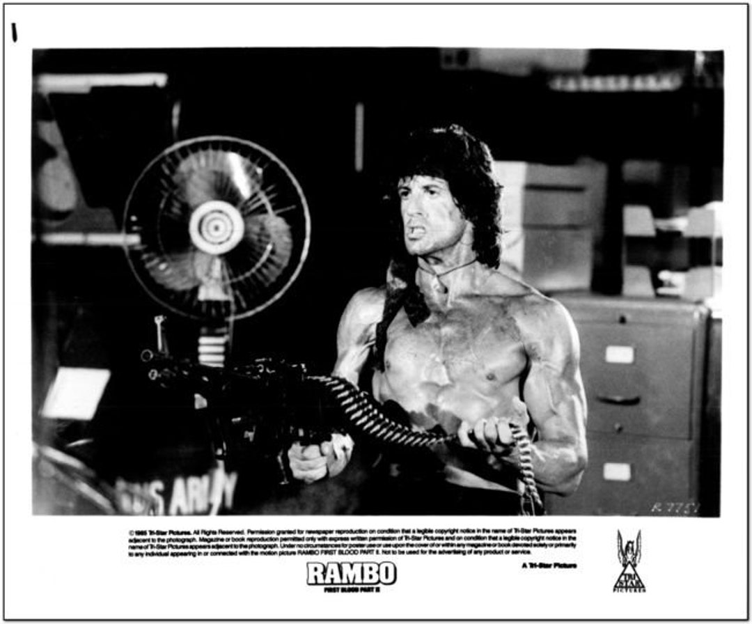 RAMBO: PRIMERA SANGRE Parte 2 1985 Foto brillante original 8x10 ...
