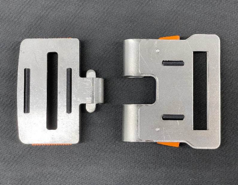 Bat Vengeance Steel Utility Belt Buckle Prop Accurate Functional ...