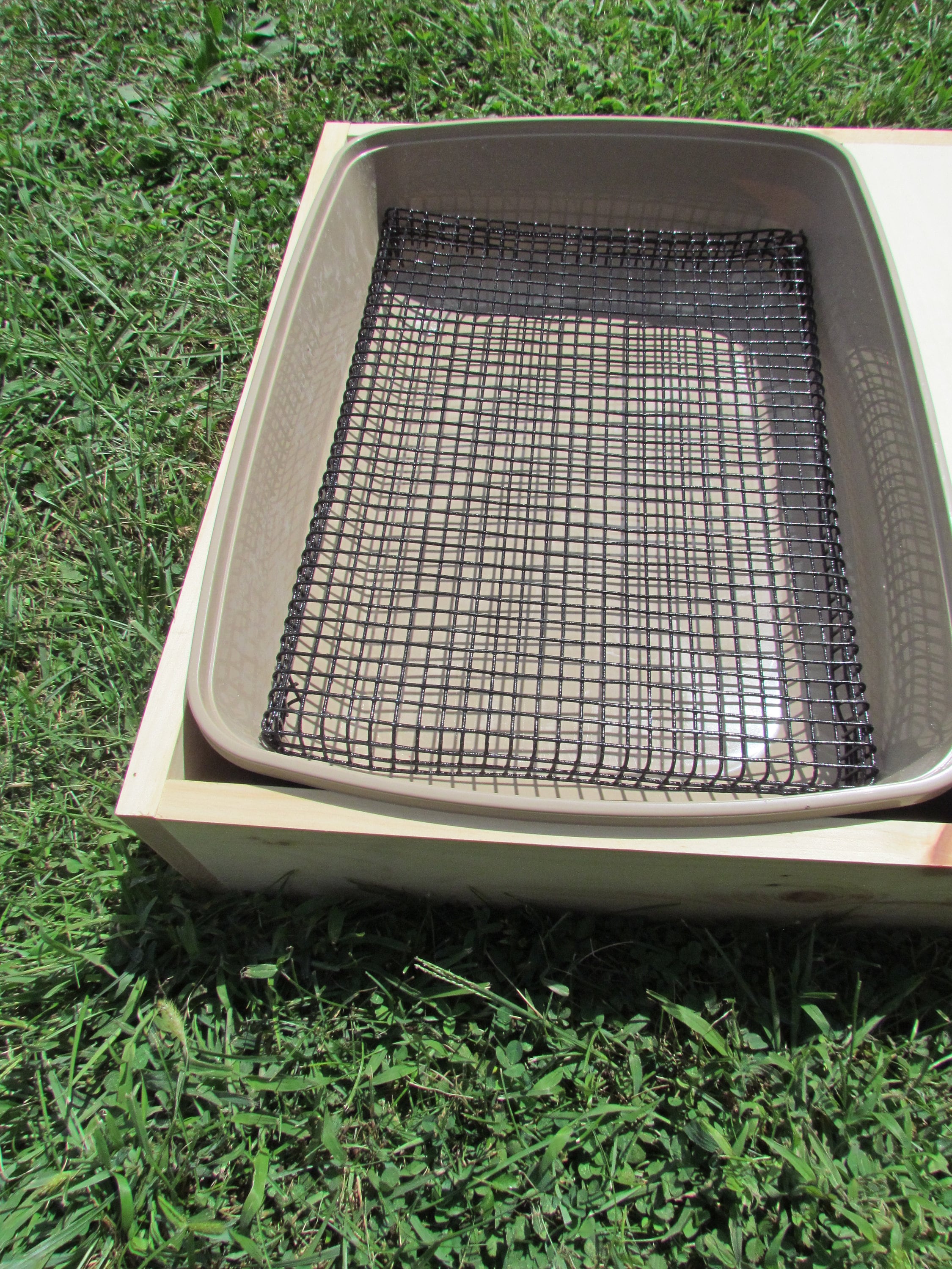 Large W/ Back Bowls - Hop Box: Rabbit Bunny Hay Feeder and Litter Pan ...