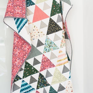 Triangle Peaks PDF Quilt Pattern/ Triangle Quilt Pattern/ Modern Quilt ...