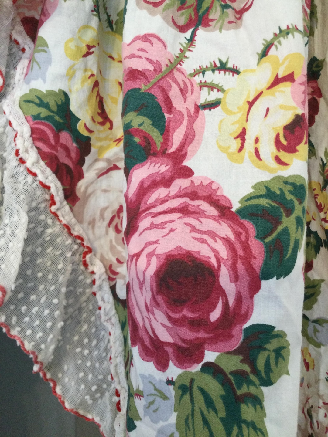 VINTAGE 40s SHABBY French Cabbage ROSES Chintz Window Valance or ...