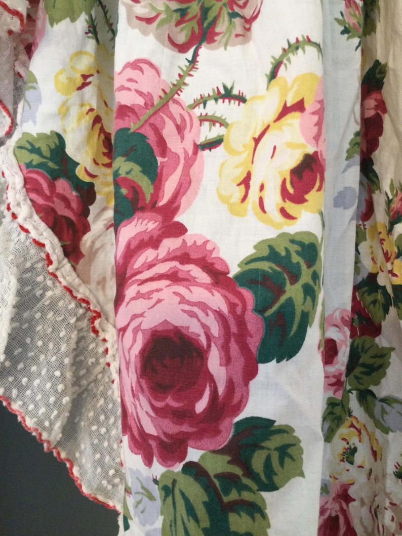 VINTAGE 40s SHABBY French Cabbage ROSES Chintz Window Valance or ...