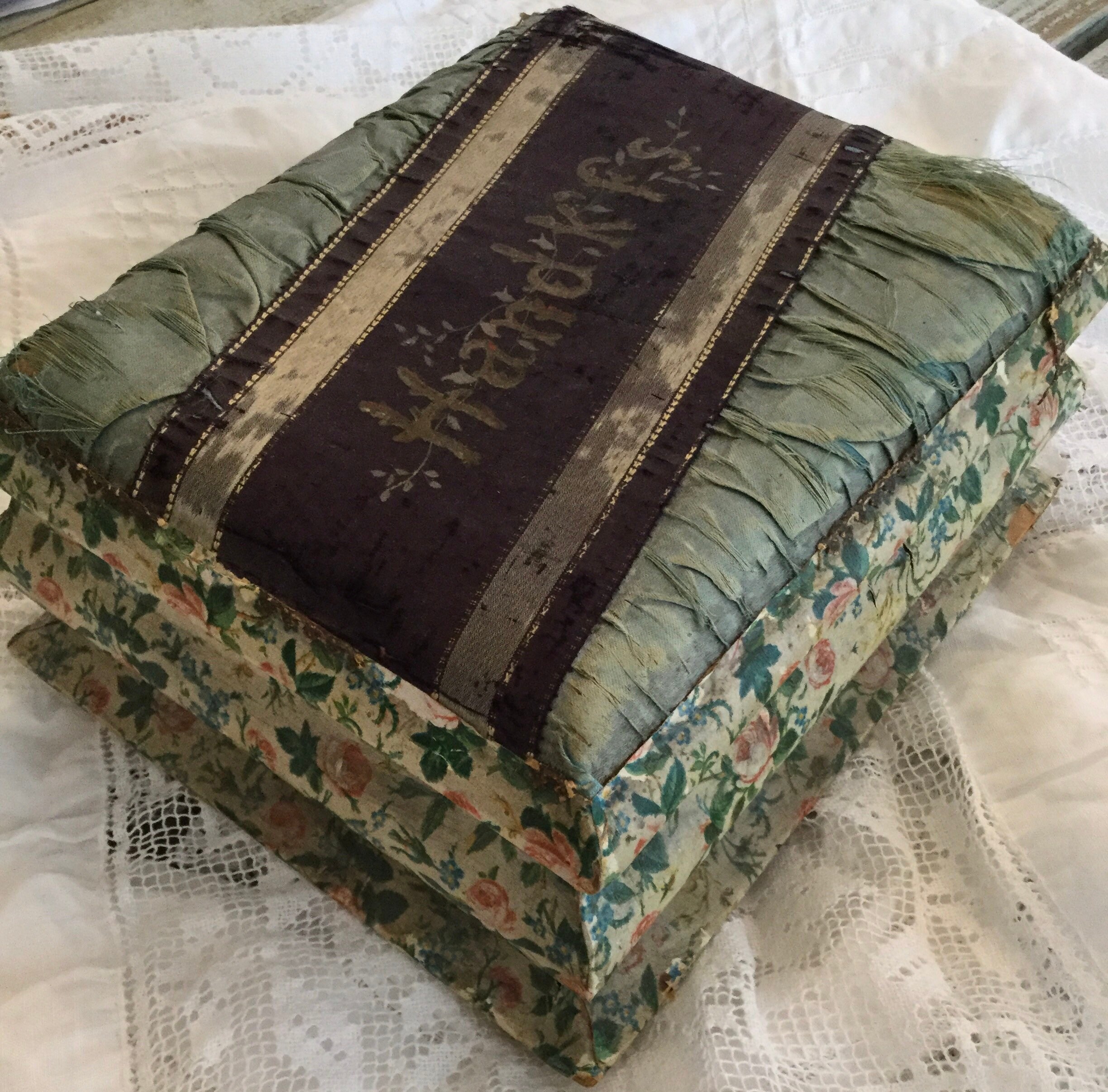 VICTORIAN HANDKERCHIEF BOX Shabby Roses Silk Handpainted Hanky Heirloom ...