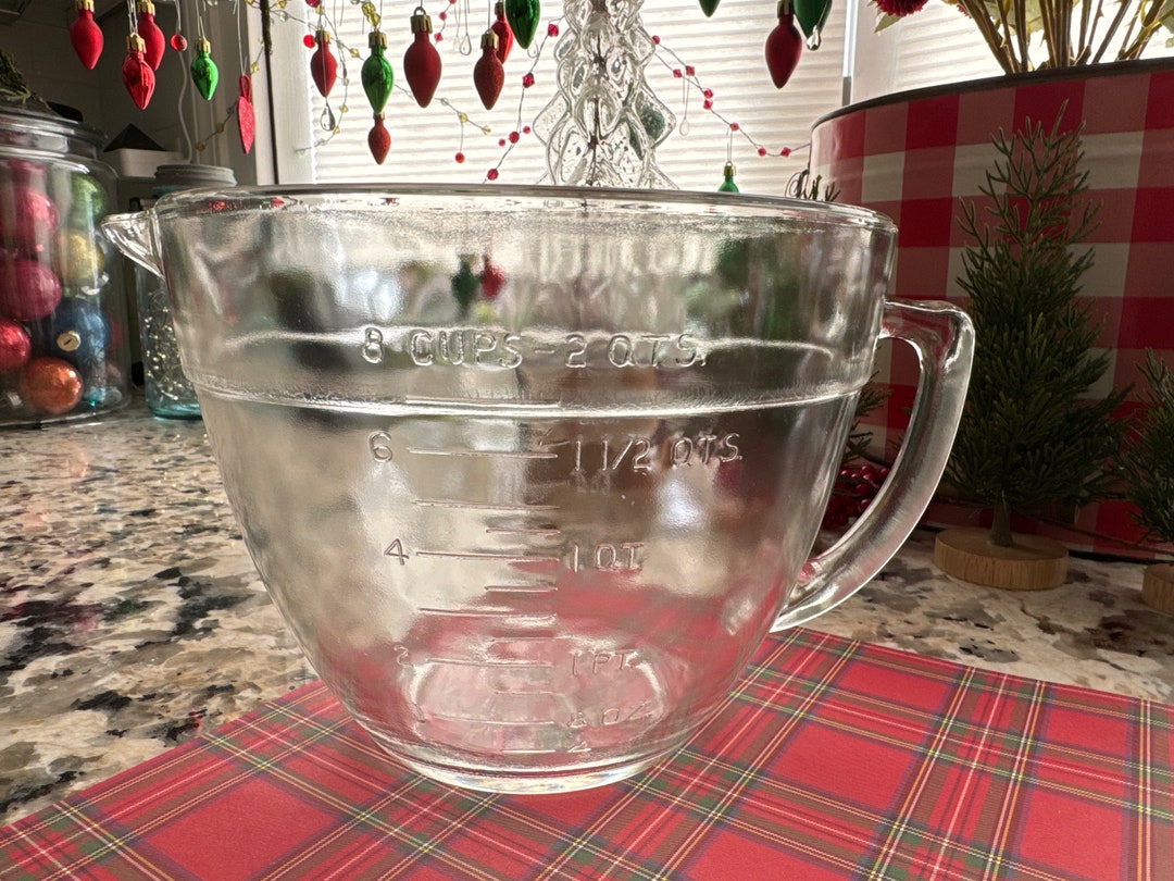 VINTAGE Fire King 2 Quart Measuring Bowl With Pouring Spout Batter Bowl ...