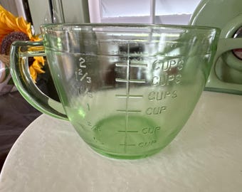 Green Uranium Glass 4 Cup Measuring Cup With Spout and Beater - Etsy