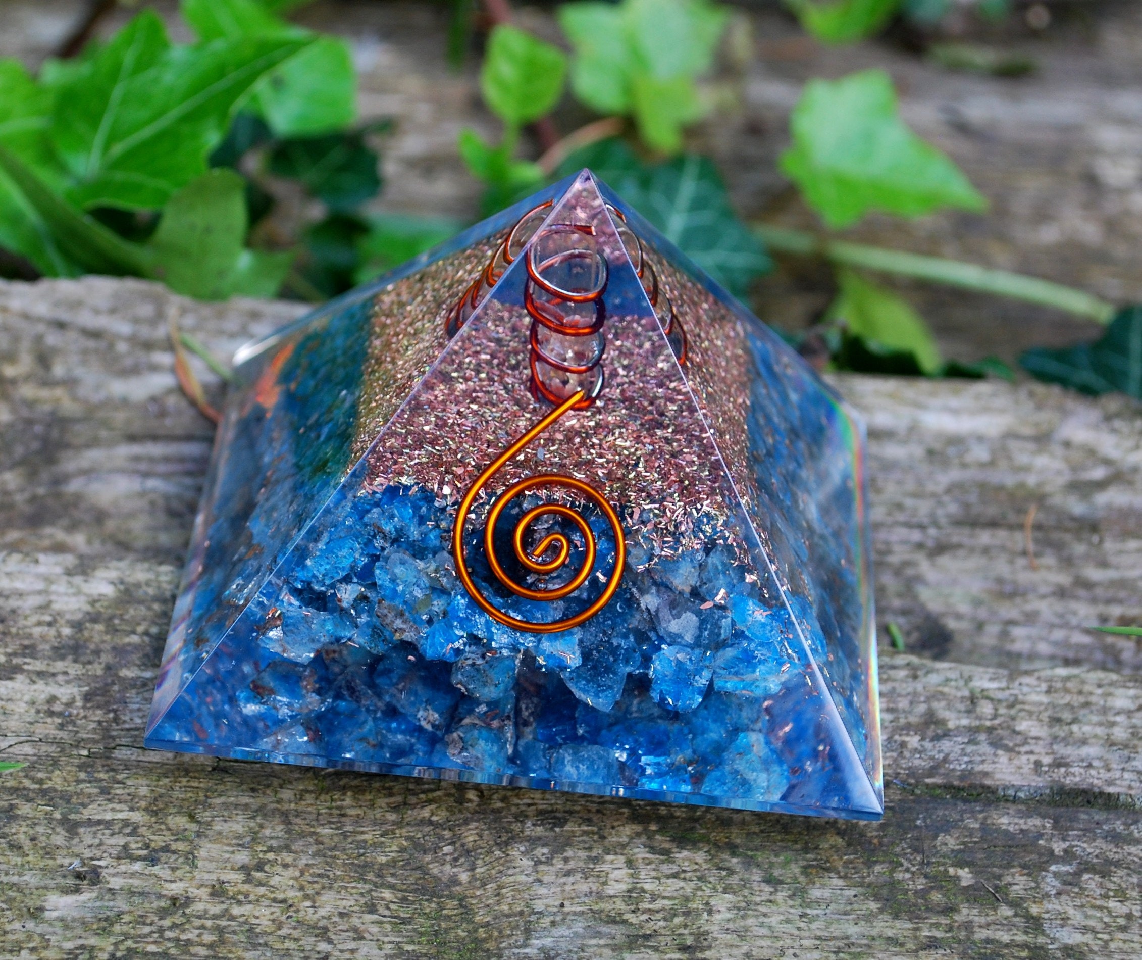 Large Apatite & Clear Quartz Orgone Pyramid Orgonite Gemstone - Etsy