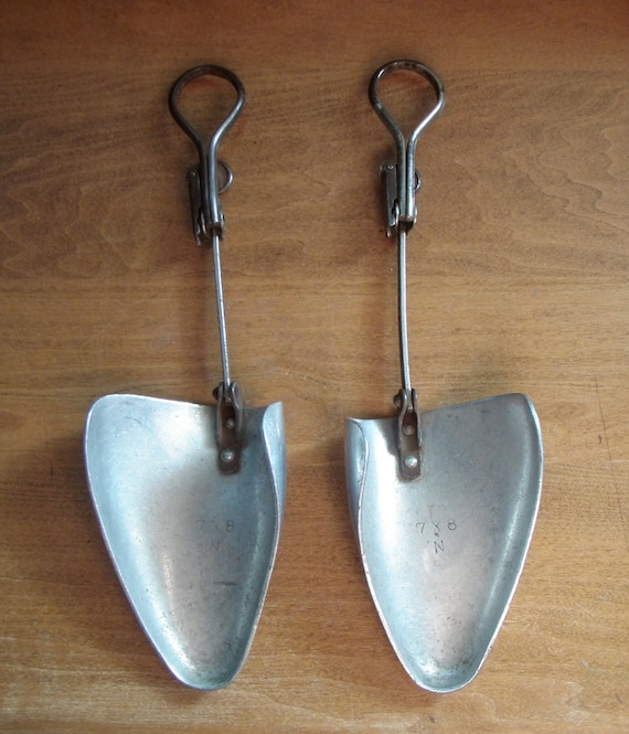 Pair of Vintage Mansfield Compax Tree Adjustable Shoe… - Gem