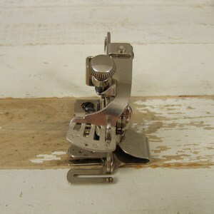 Vintage Singer Sewing Machine Ruffler Foot Accessory Attachment 120598 ...