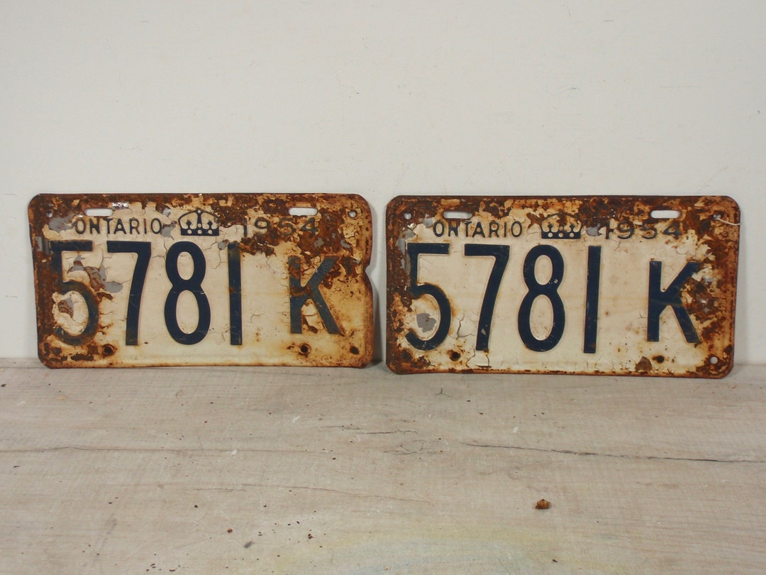 Rusty Set of 2 Vintage 1954 Ontario Passenger Vehicle License Plate Set ...