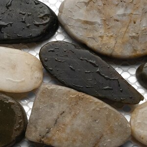 CNK Tile Natural River Stone Tile Border - Hand-sorted Pebble Tiles (3/ ...
