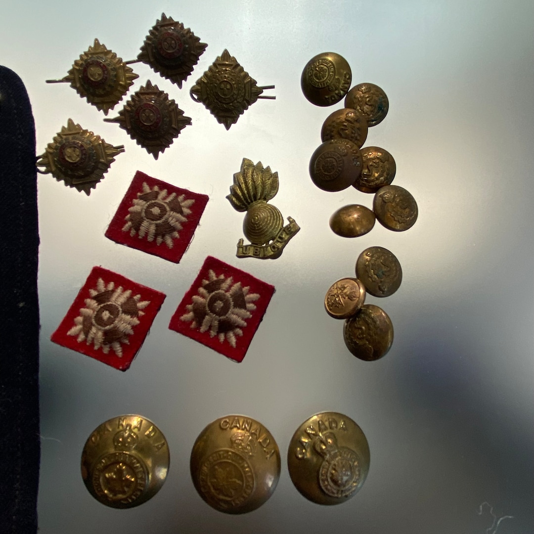 Vintage WWII British Army Officer Pip Badge, Tria Juncta in Uno, Lot of ...