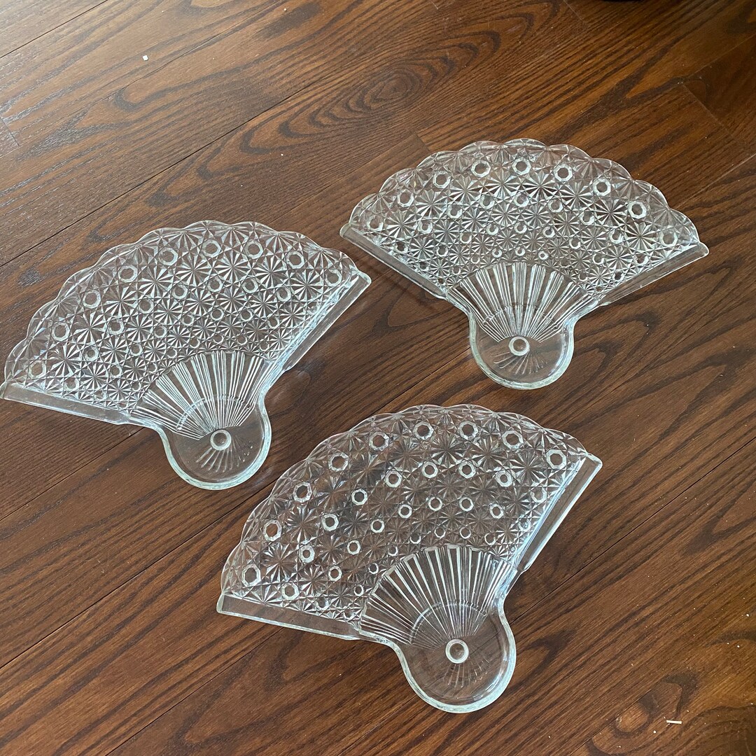 Anchor Hocking Daisy Button Glass Fan Dishes: EAPG Vanity Tray Set - Etsy