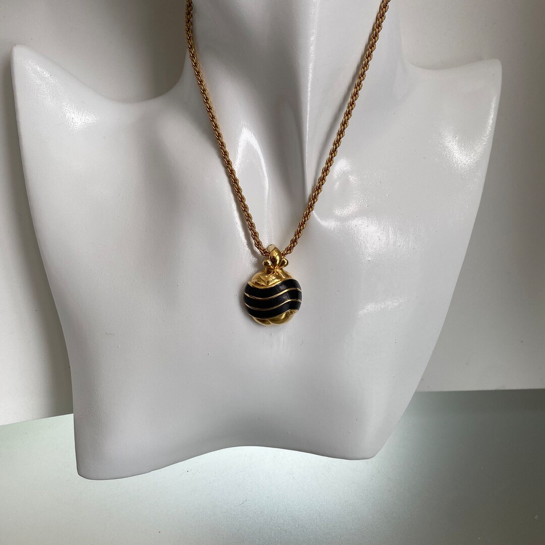 Vintage NINA RICCI Gold Tone Black Enamel Pendant Necklace Set - Etsy