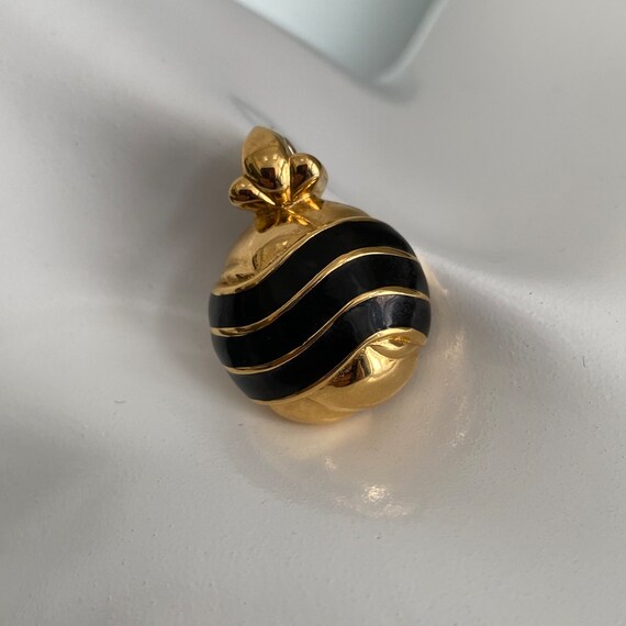 NINA RICCI Bold pendant in Gold Tone Black Enamel Mat… - Gem