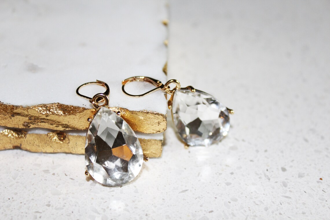 Elegant Gold Tear Drop Earrings statement earrings/ pear | Etsy