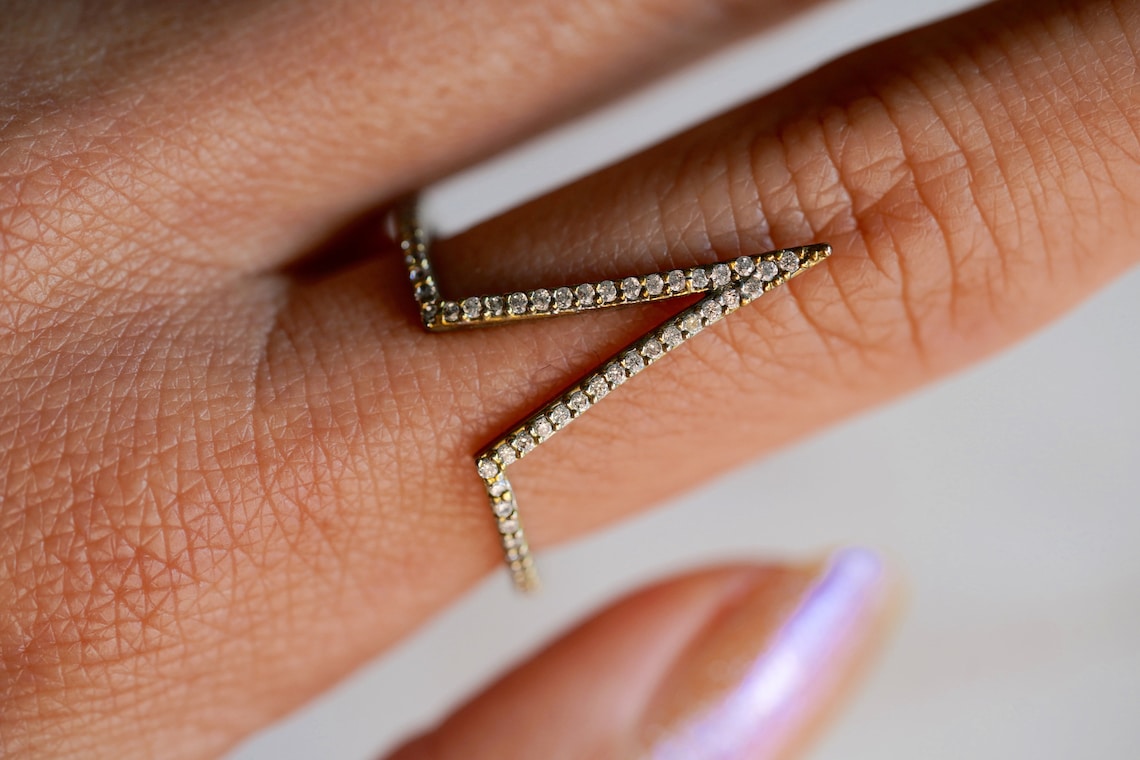 V Shaped Ring stunning minimal ring/ statement ring/ chevron | Etsy