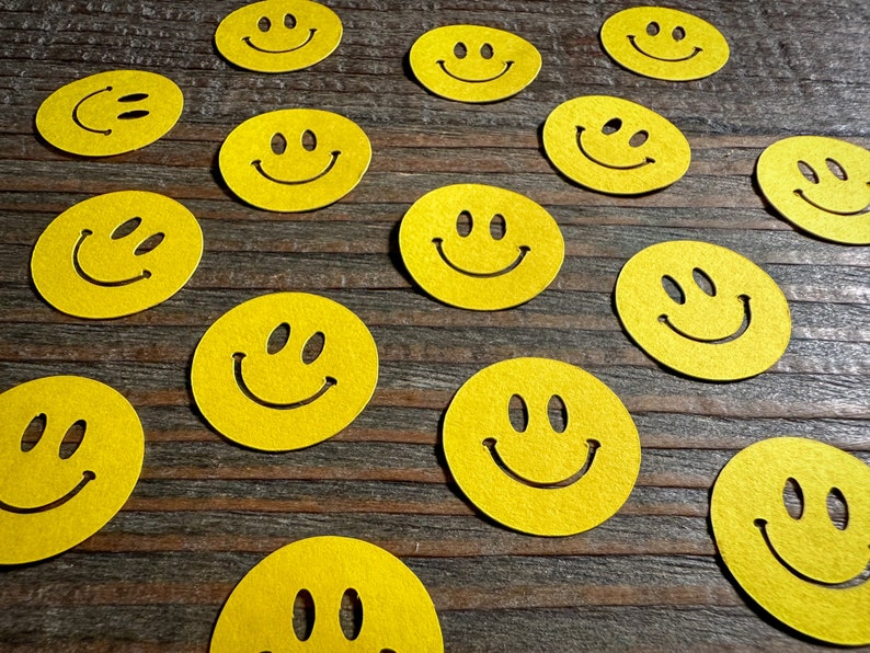 Smiley Face One Happy Dude Birthday Party Confetti - Etsy Canada