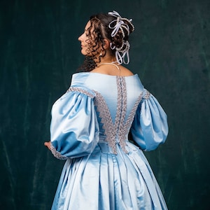 17th Century Royal Gown, Baby Blue Luxurious Baroque Dress, 1600s Queen ...