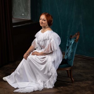 Queen Victoria Coronation Smock, 1840s Victorian Dressing Shirt, Young ...