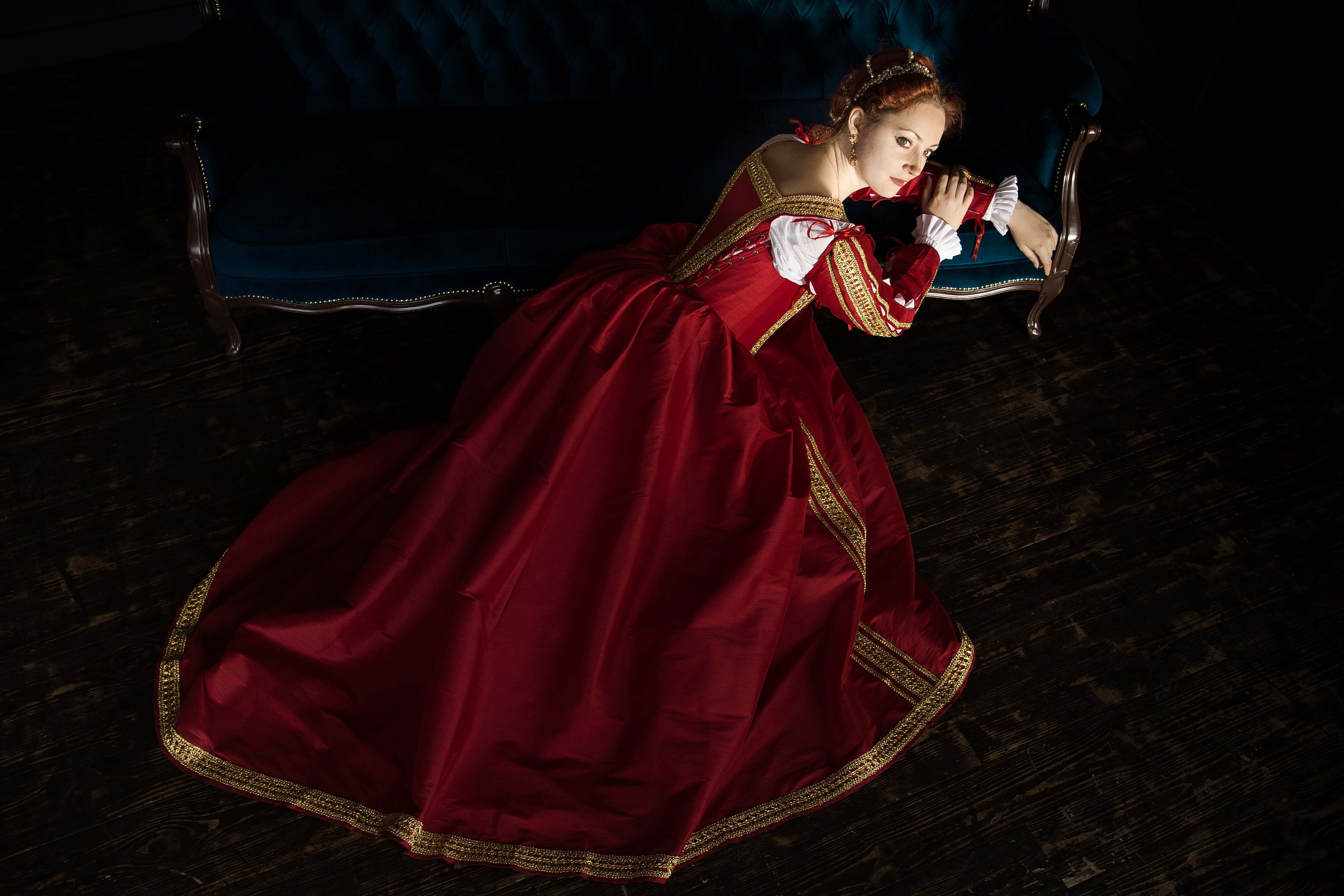 Red and Gold Renaisance Dress 1500s Italian Renaissance Gown - Etsy