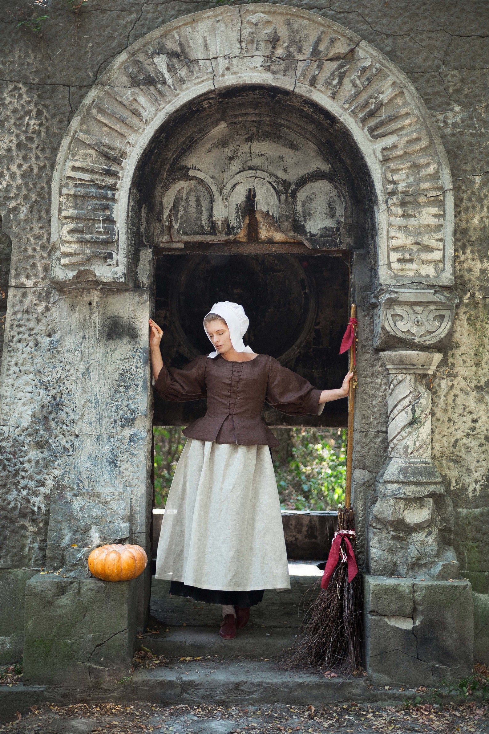 Seventeenth Century Linen Peasant Costume, 1600s Mayflower Witch Outfit ...