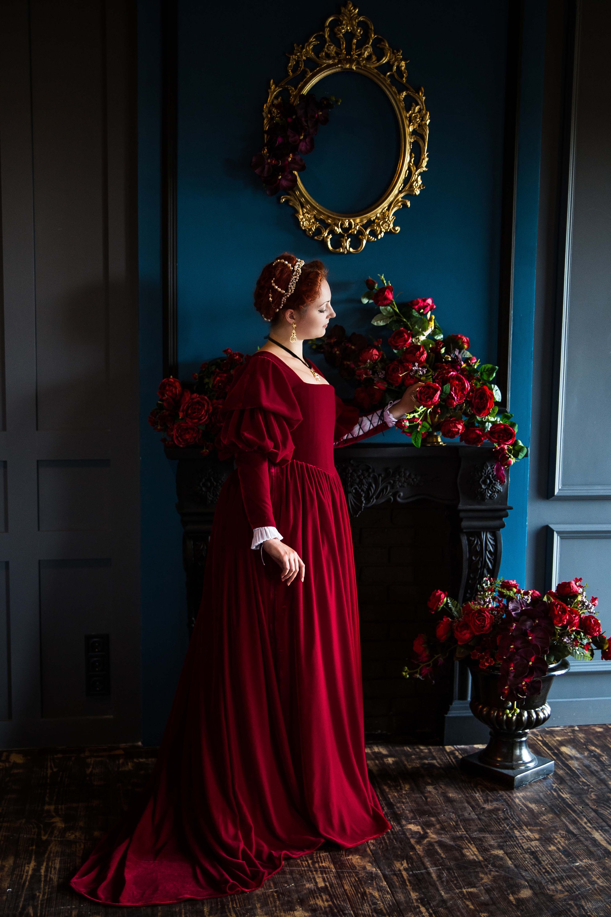 Red Velvet Renaissance Dress Elizabeth Bathory Gown - Etsy UK